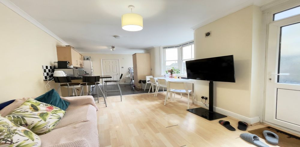 2 bed student house to rent on Brook Drive, London, SE11 4TG | StuRents