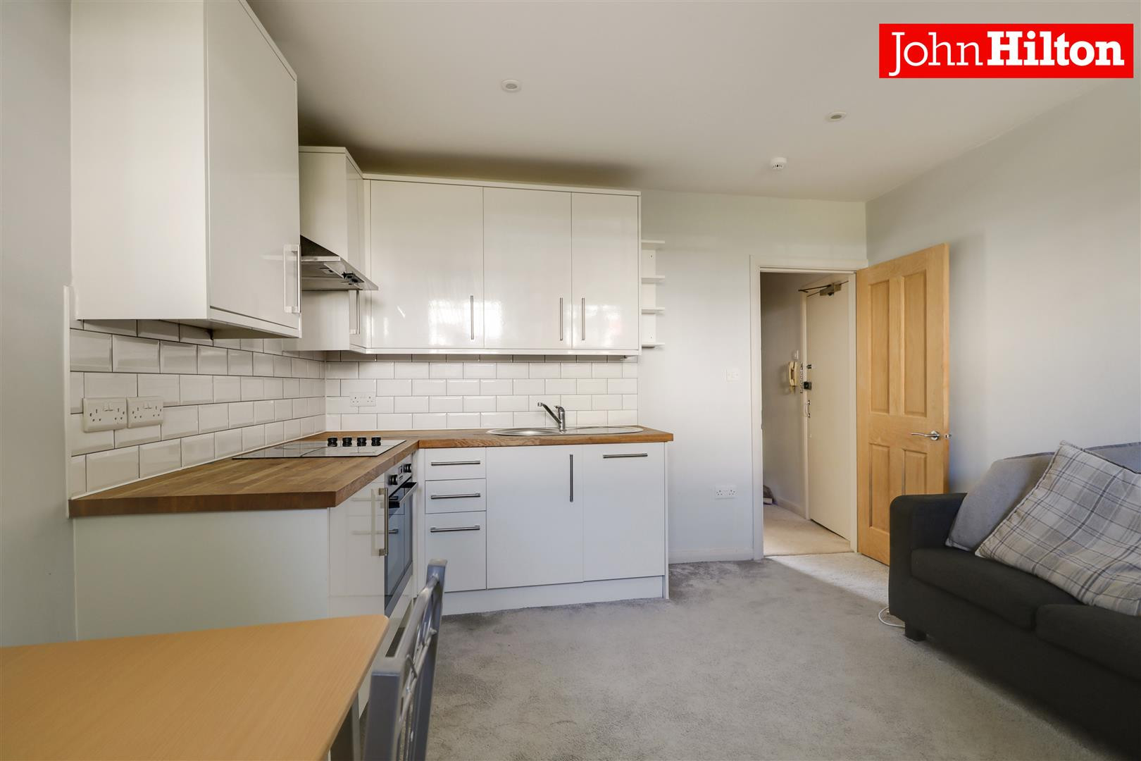 2 bed student house to rent on Russell Square, Brighton, BN1 2EF | StuRents