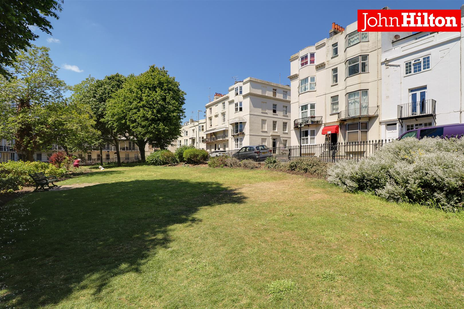 2 bed student house to rent on Russell Square, Brighton, BN1 2EF | StuRents