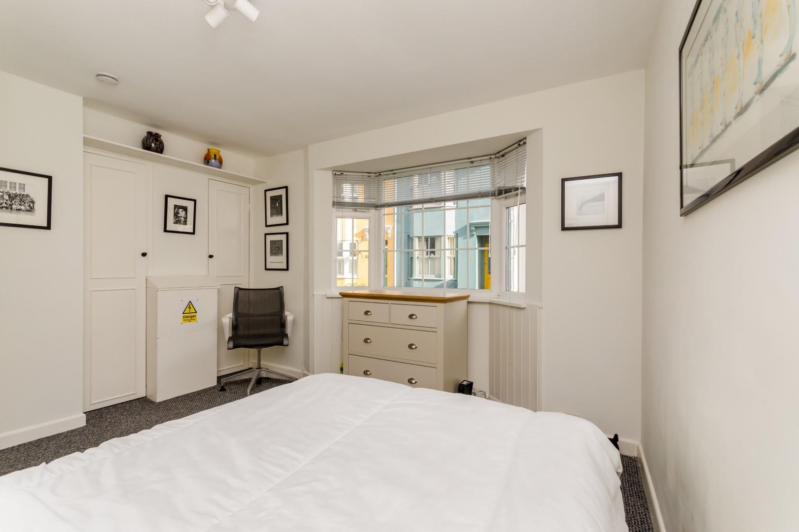 2 bed student house to rent on Toronto Terrace, Brighton, BN2 9UW ...