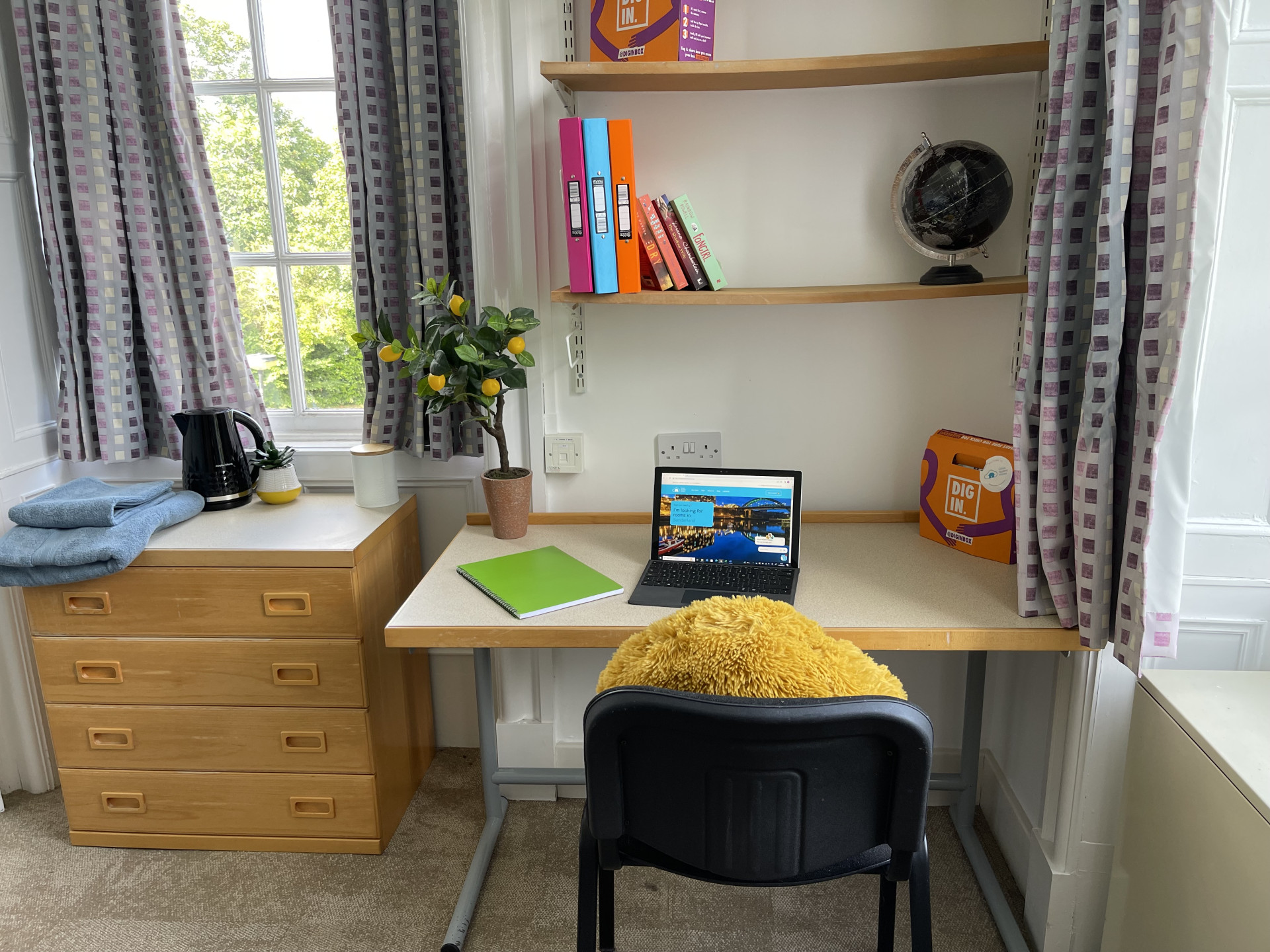 Classic Bedroom student 5 bed flat to rent on Fenham Hall Drive ...