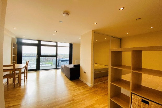 Student studio flat to rent on Pinnacle House, Enfield, EN1, London ...