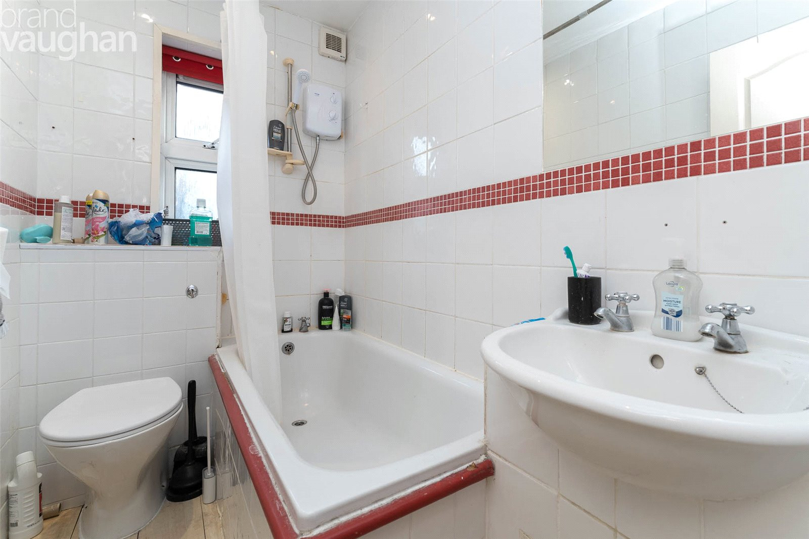 3 bed student house to rent on The Highway, Brighton, BN2 4GD | StuRents