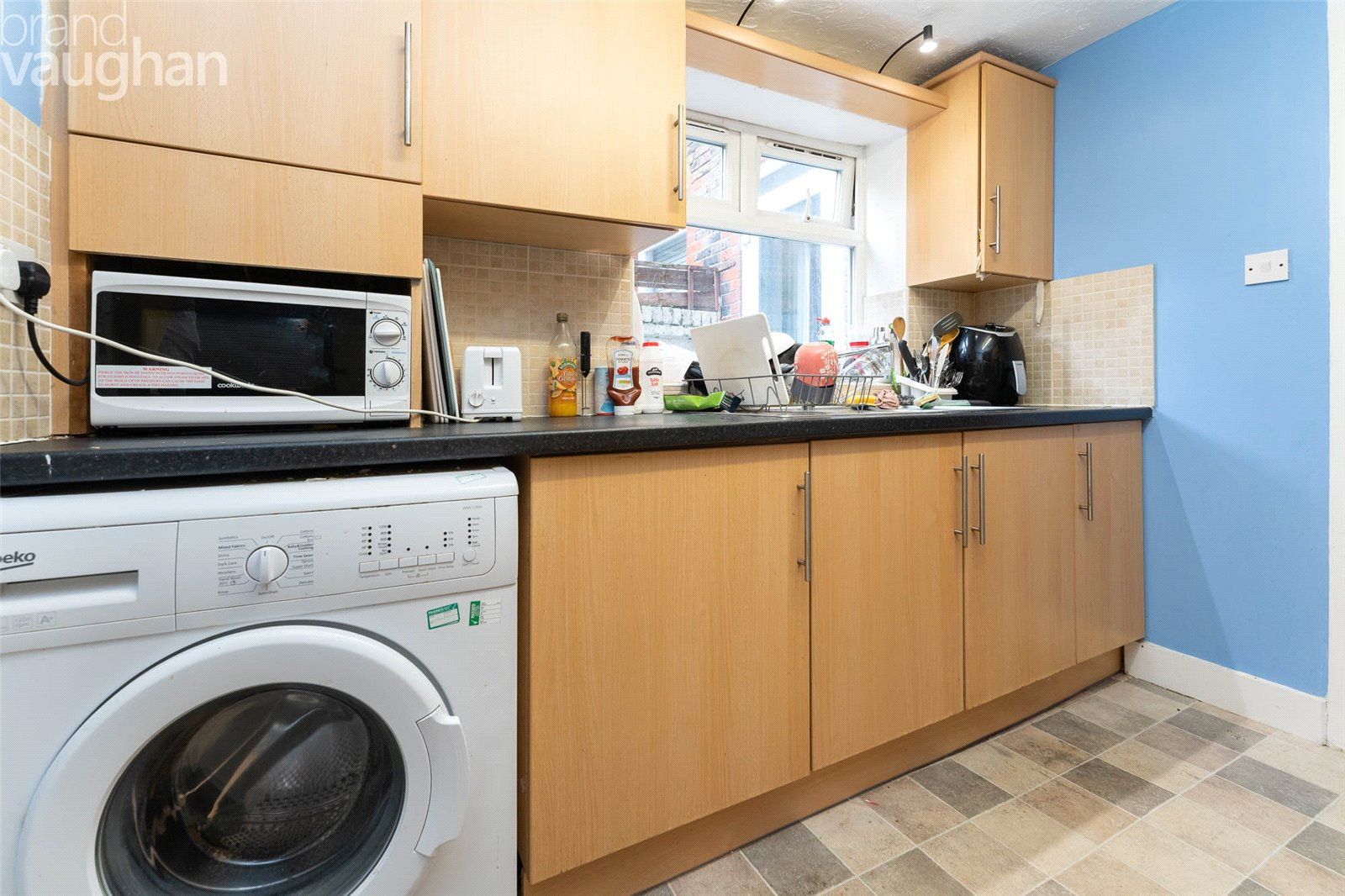 4 bed student house to rent on Riley Road, Brighton, BN2 4AH | StuRents