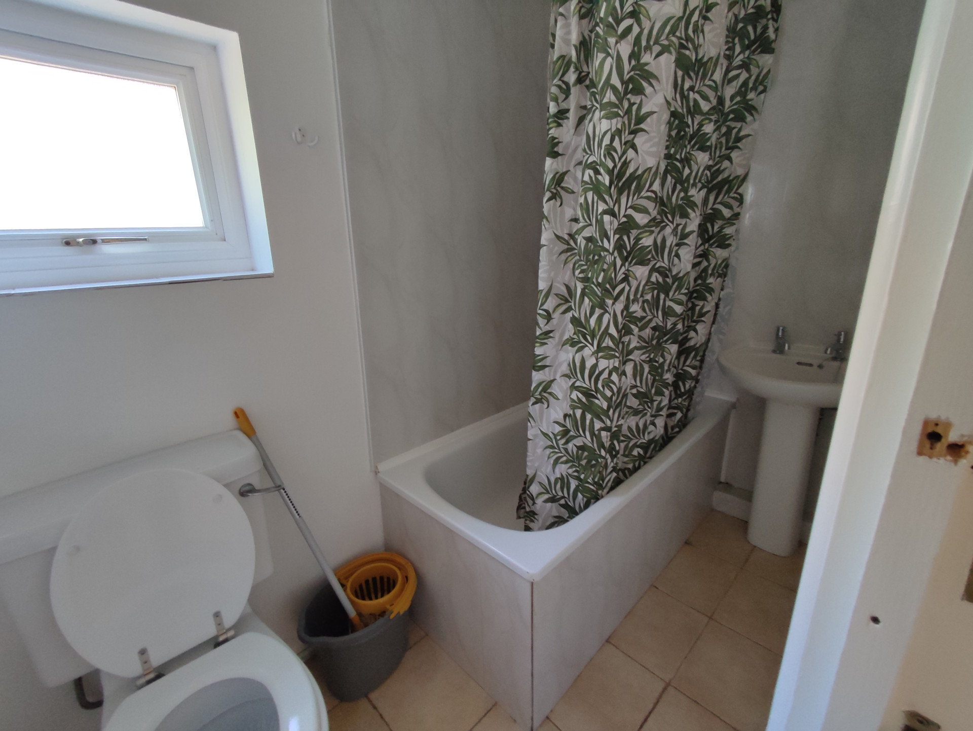 4 bed student house to rent on Jubilee Road, Portsmouth, PO4 0JE | StuRents