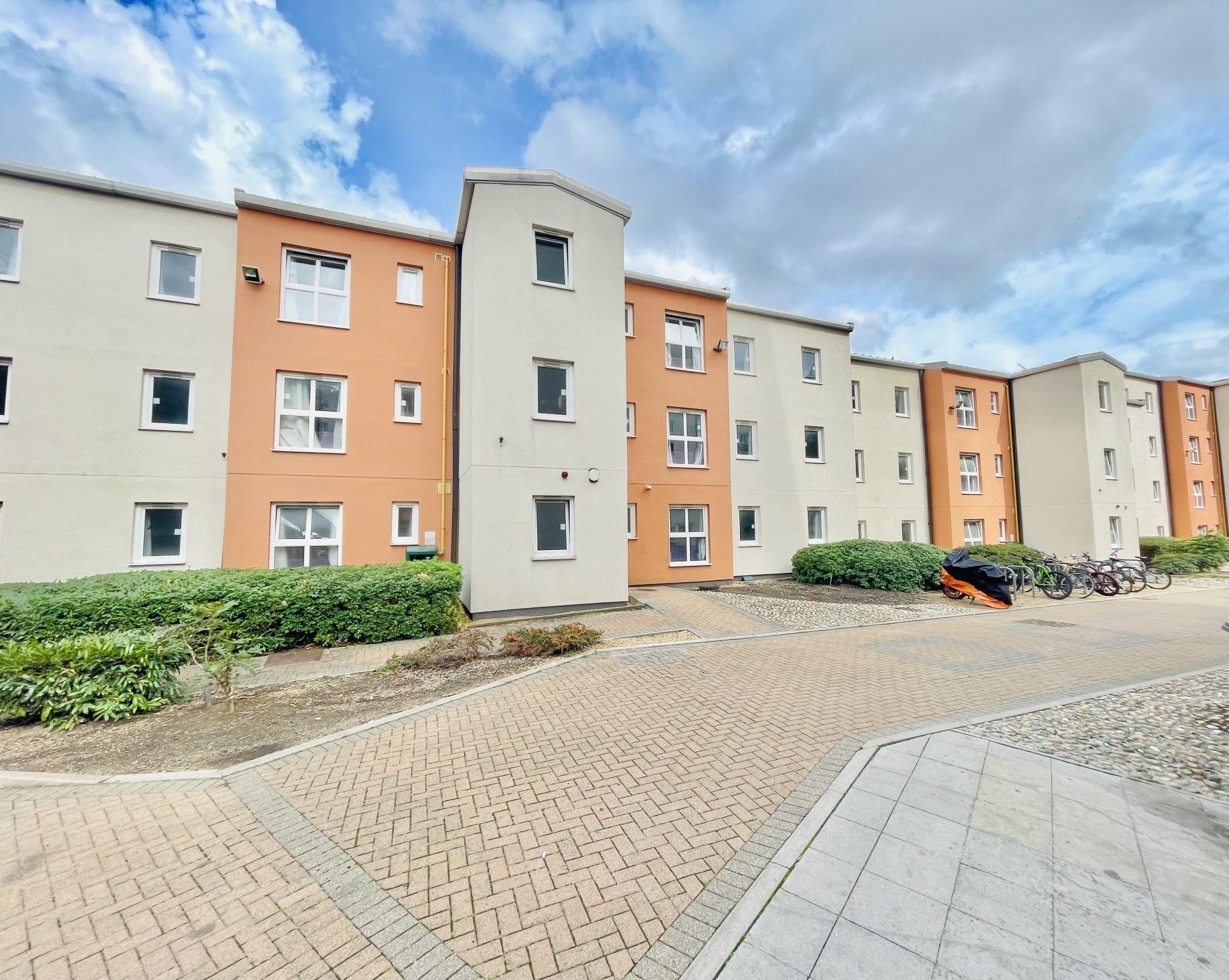 Classic Studio student flat to rent on Creek Road, London, SE8 3BU ...