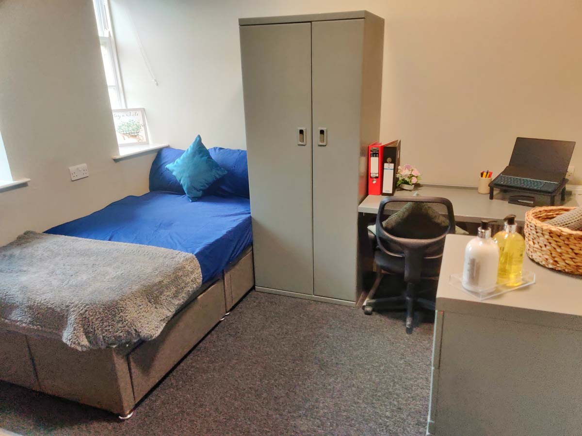 Classic Studio student flat to rent on Fenham Hall Drive, Newcastle ...
