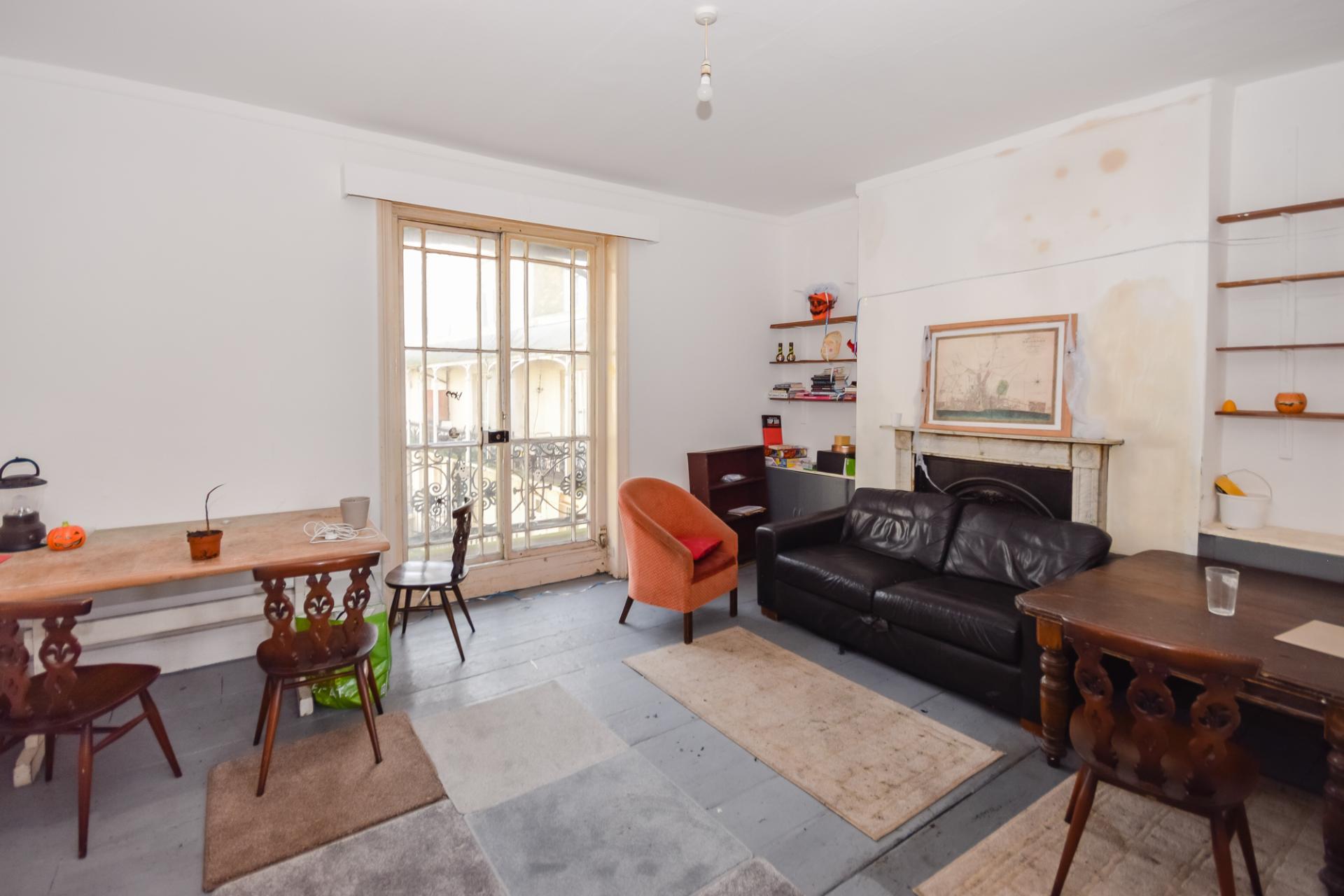 2 bed student house to rent on Russell Square, Brighton, BN1 2EE | StuRents