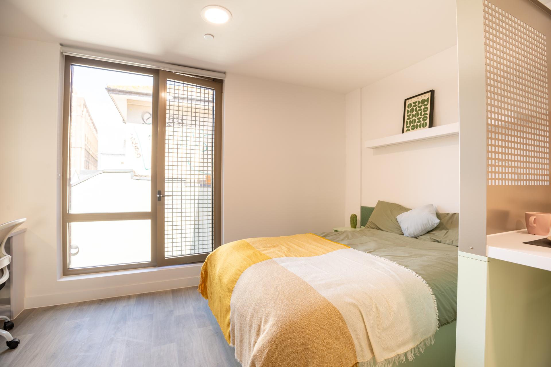 Deluxe Studio student flat to rent on London Road, Brighton, BN1 4JA ...
