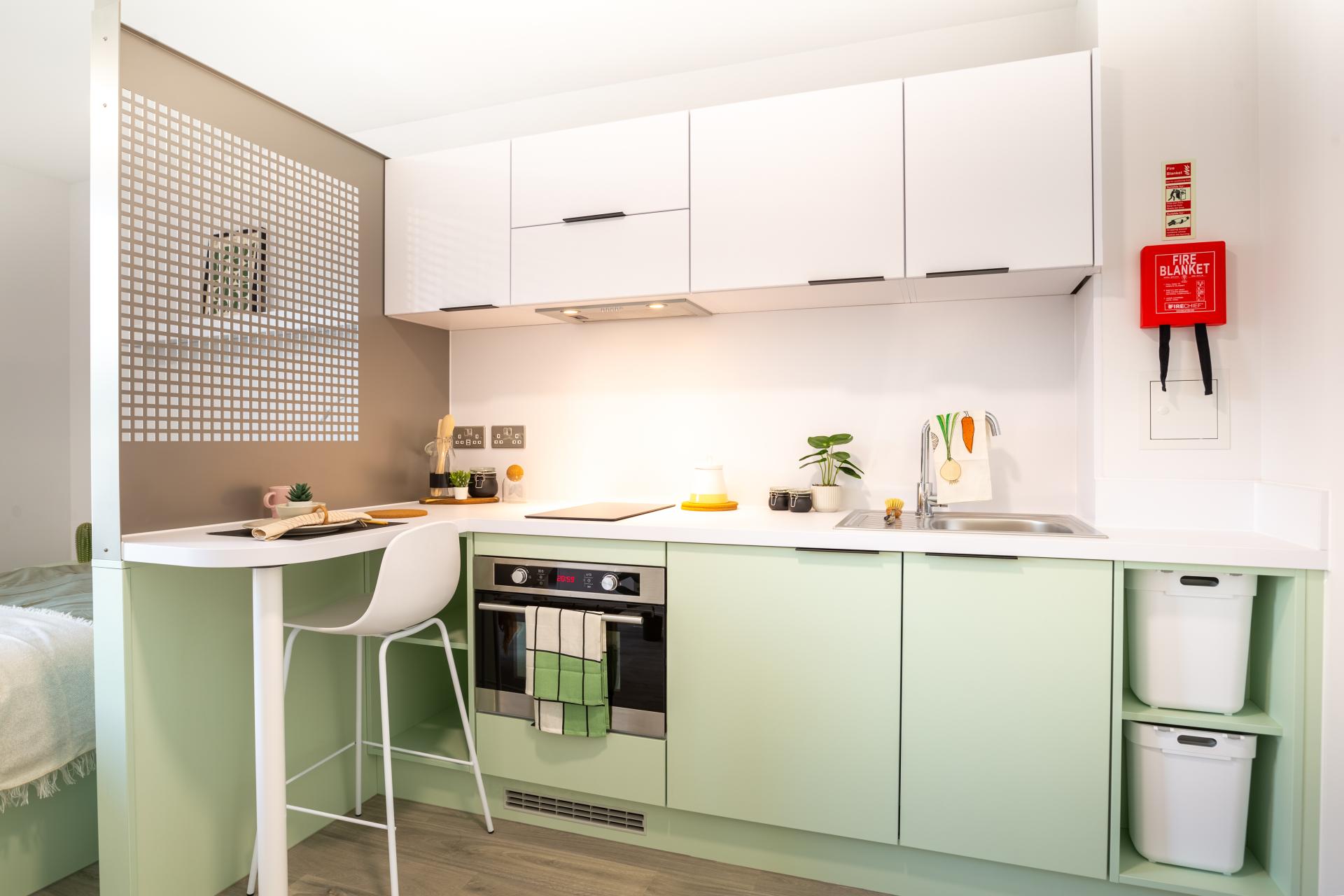 Deluxe Studio student flat to rent on London Road, Brighton, BN1 4JA ...