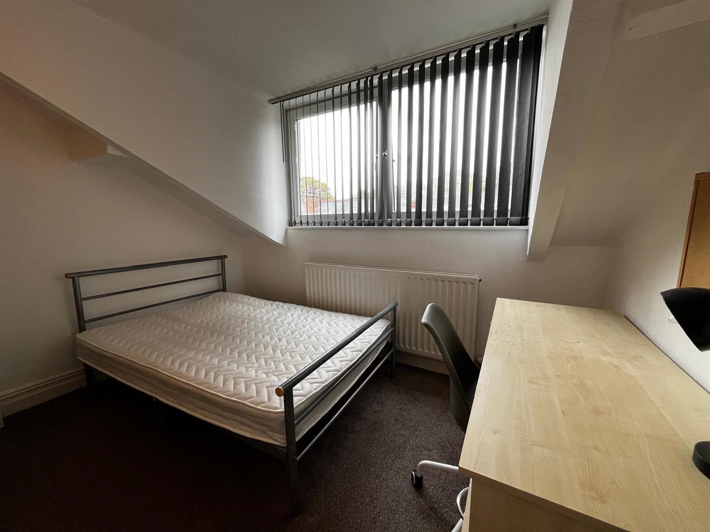 6 bed student house to rent on Blades Street, Lancaster, LA1 1TT | StuRents