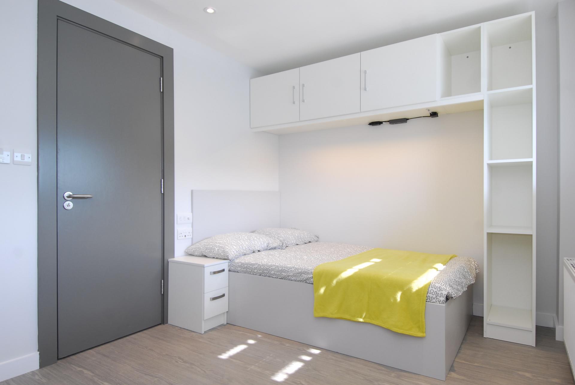 Premium Ensuite student 5 bed flat to rent on Cornwall Street, Plymouth ...