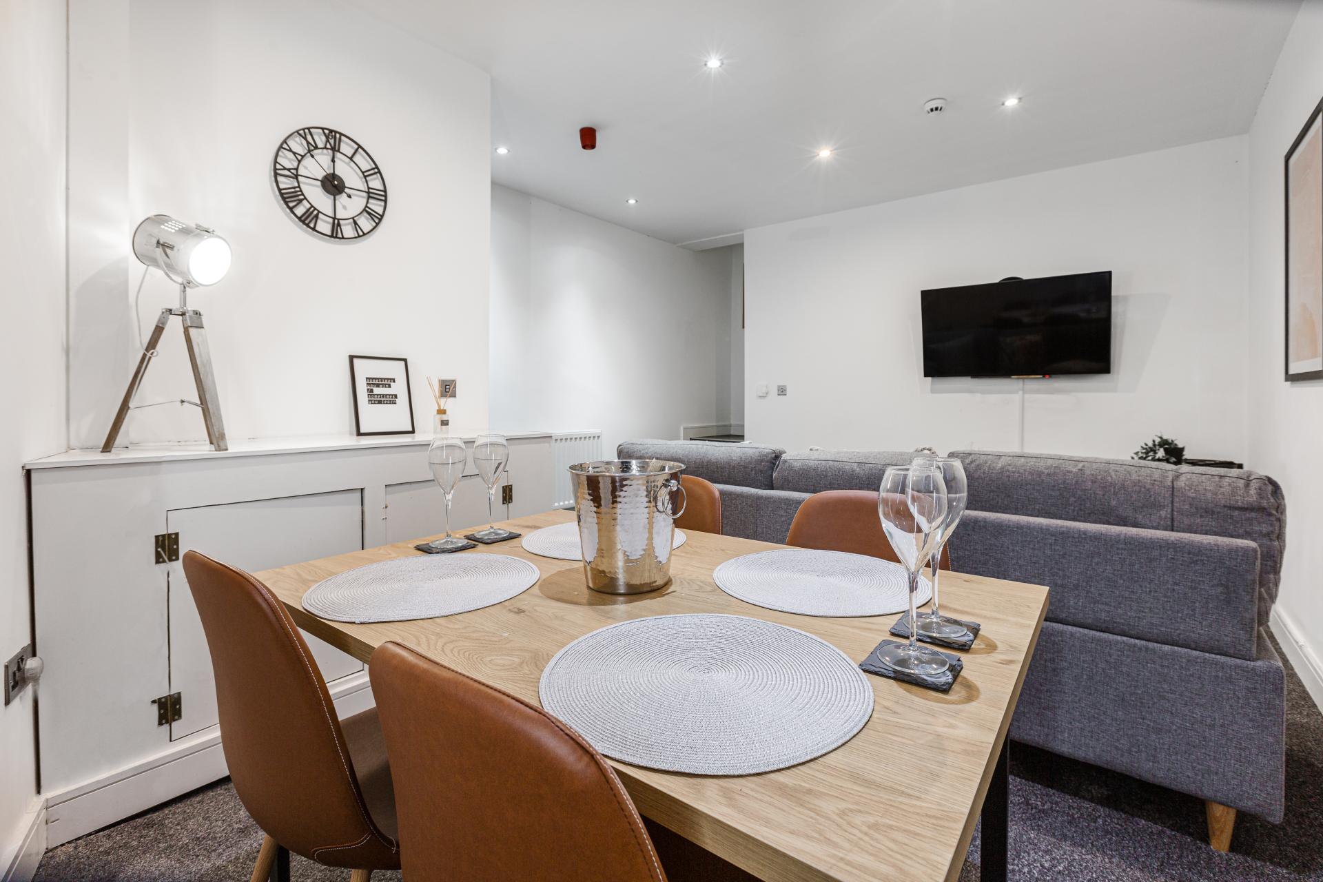 5 bed student house to rent on Holt Road, Liverpool, L7 2PR | StuRents