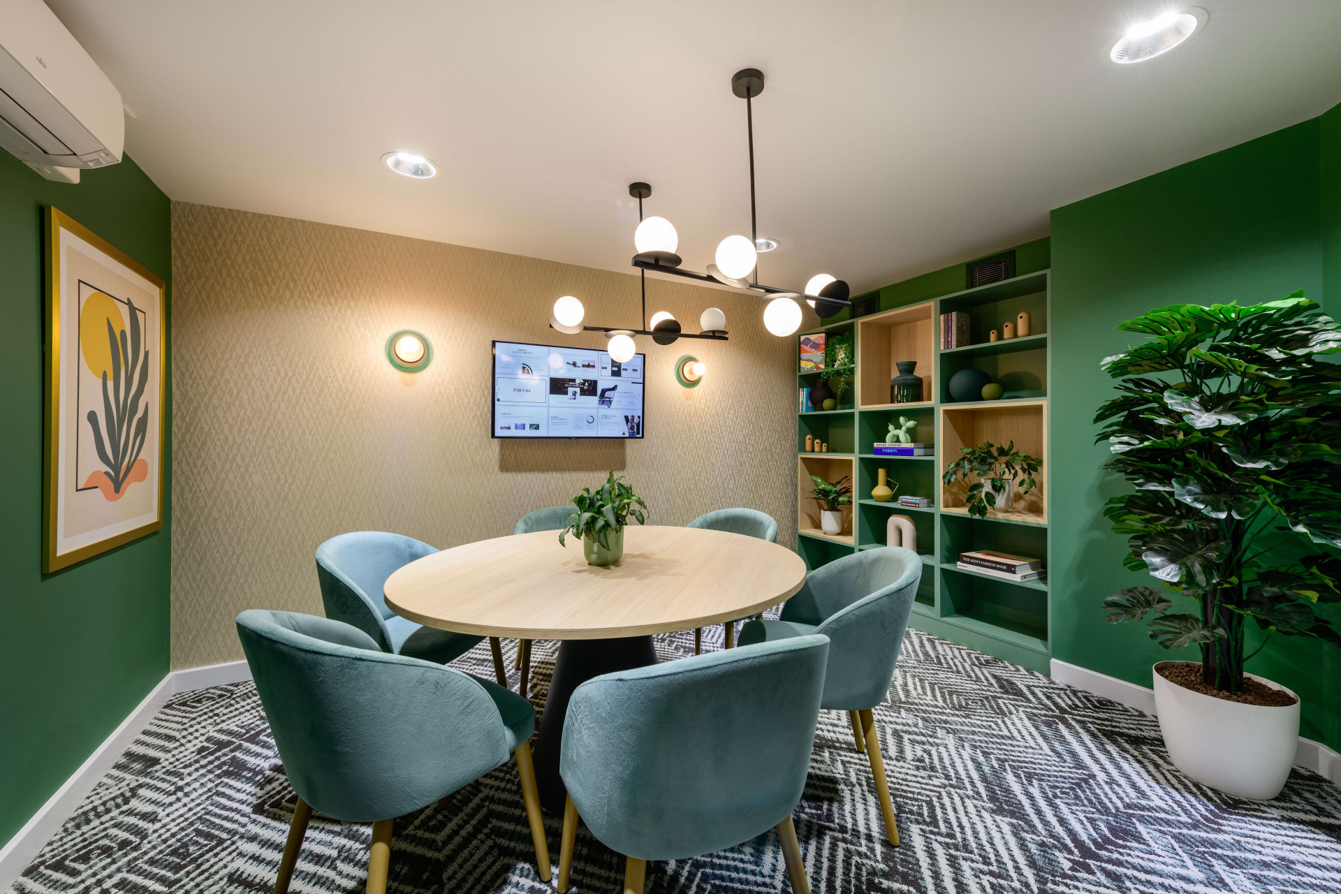 8 Bed Standard Ensuite student 8 bed flat to rent on Stour Road, London ...