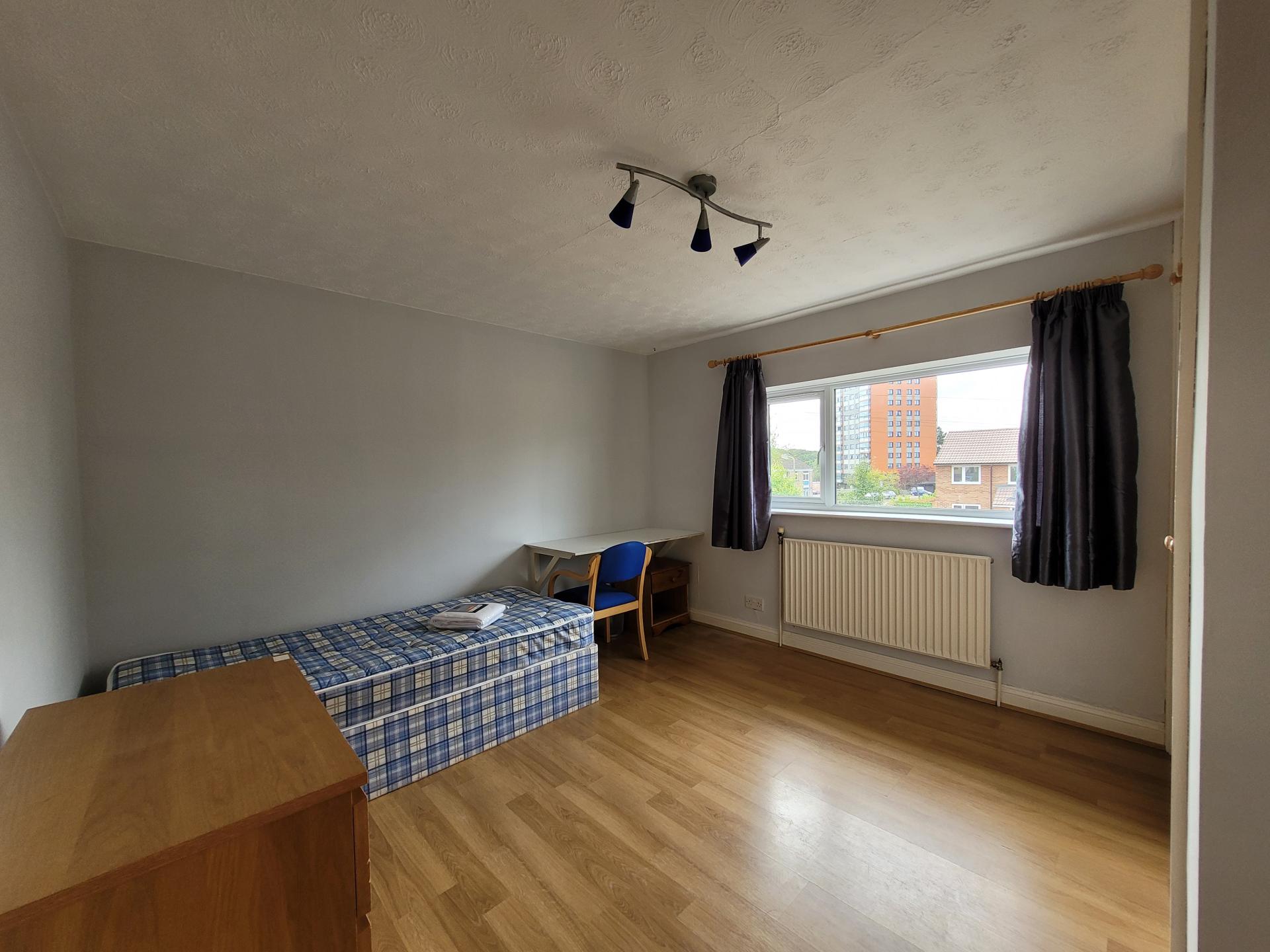 4 bed student house to rent on Woodfarm Road, Oxford, OX3 8PS | StuRents