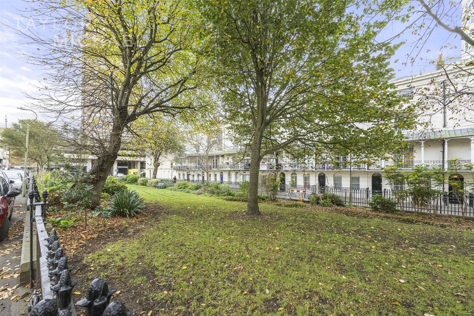 Student studio flat to rent on Russell Square, Brighton, BN1 2EE | StuRents