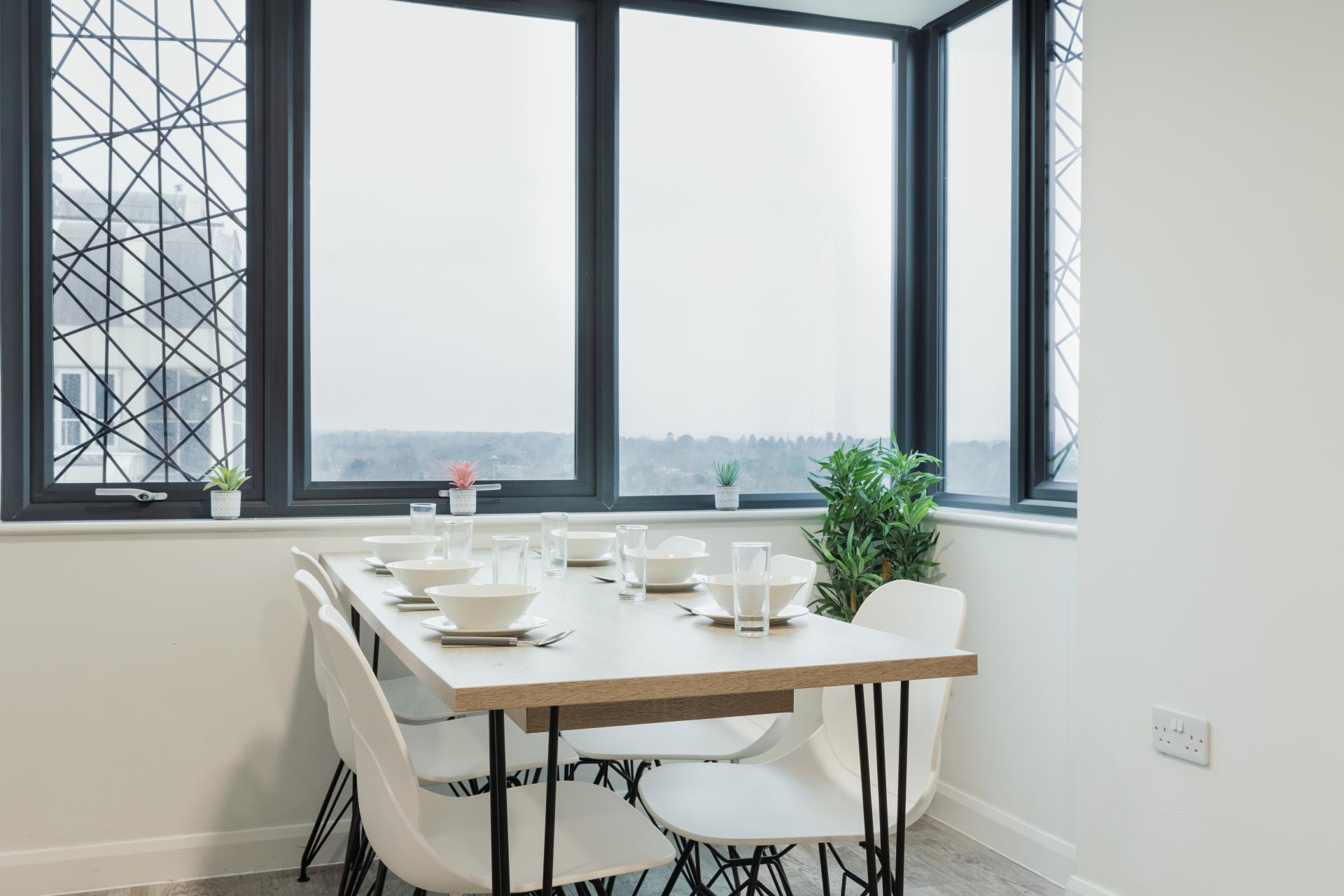 Silver En Suite (Mid Floors) student 3 bed flat to rent on Oxford Road ...