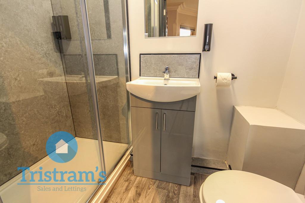 3 bed student house to rent on Castle Boulevard, Nottingham, NG7 1FJ ...