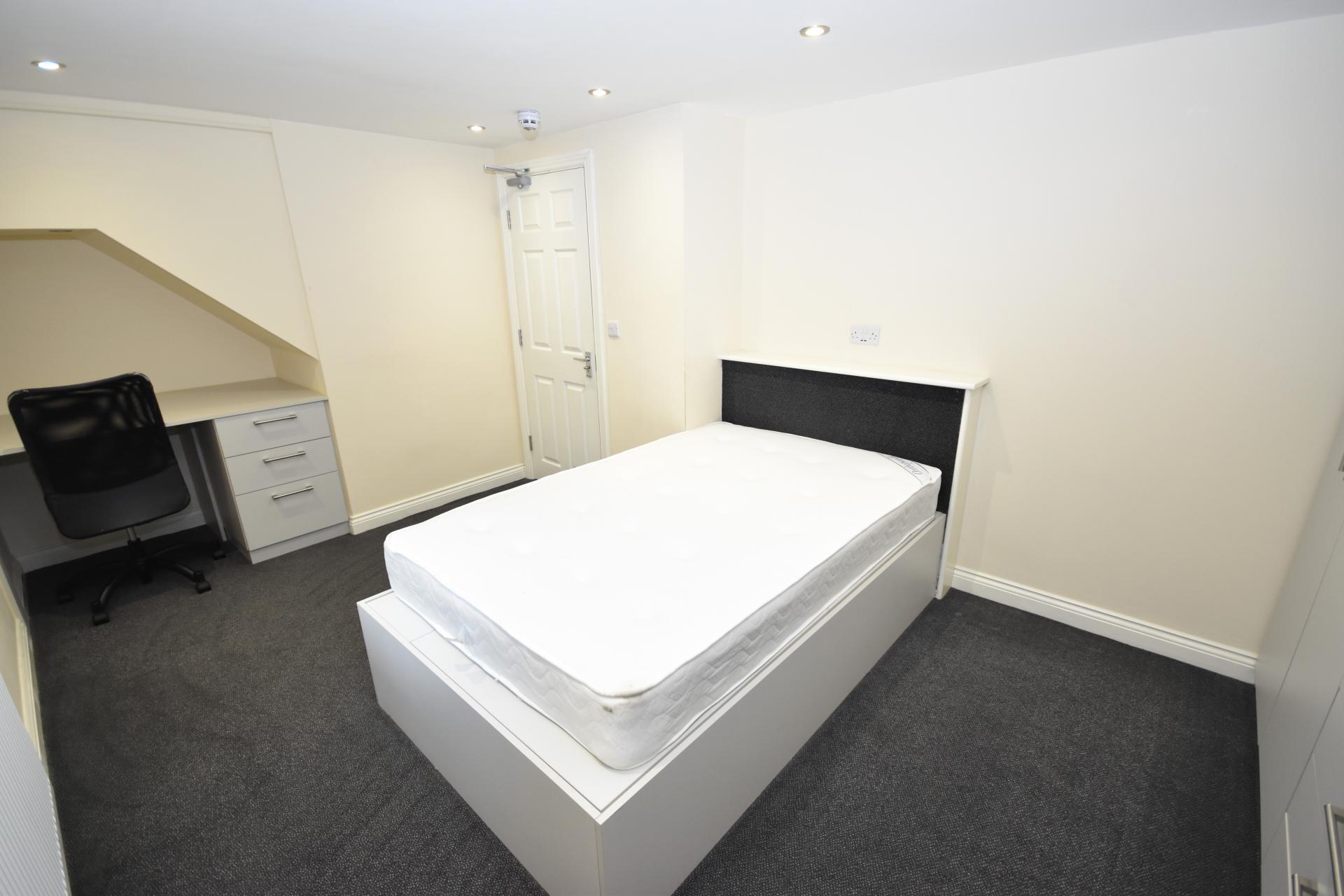 6 bed student house to rent on Flass Street, Durham, DH1 4BE | StuRents
