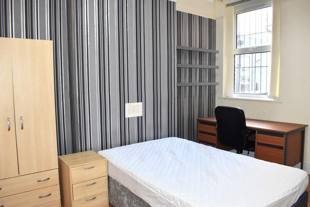 Student studio flat to rent on Booth Avenue, Manchester, M14 6RB | StuRents