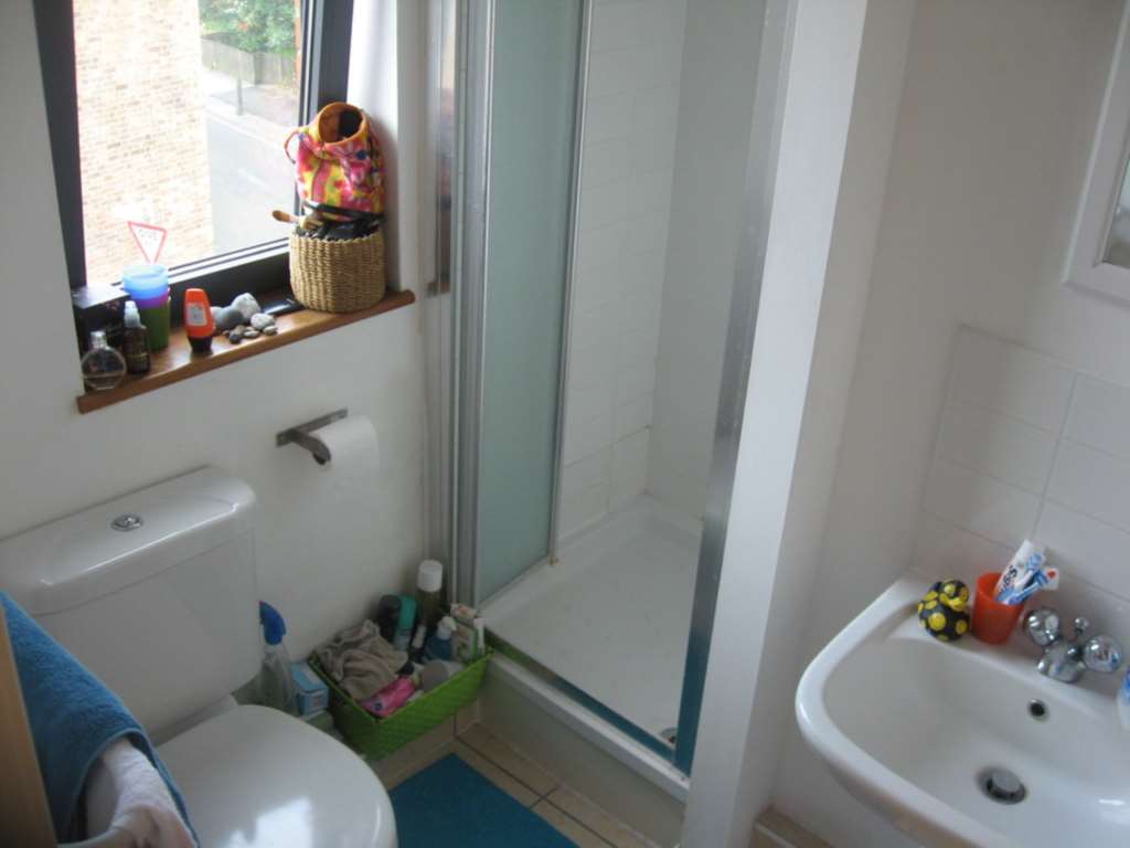 2 bed student house to rent on Watergate Street, London, SE8 3JG | StuRents