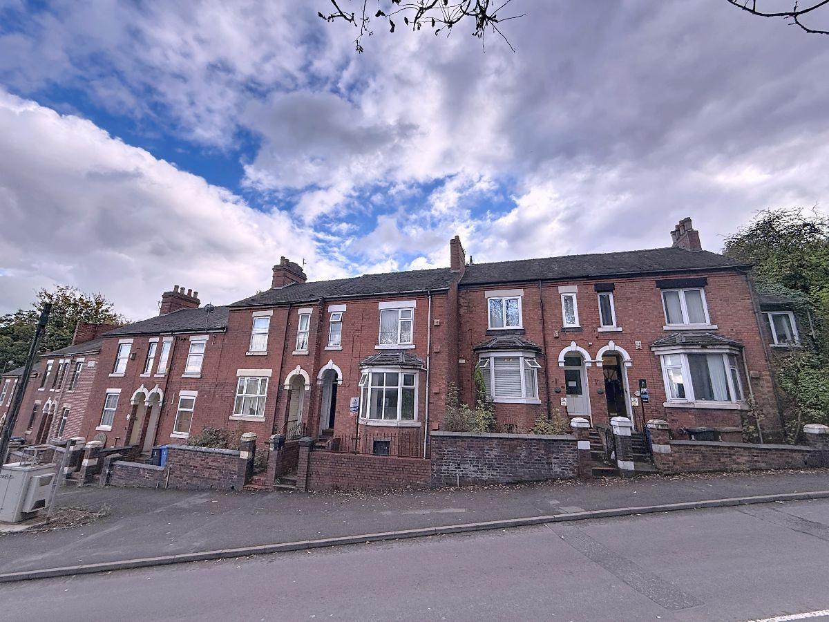 6 bed student house to rent on Etruria Road, Stoke-on-Trent, ST4 6JW ...