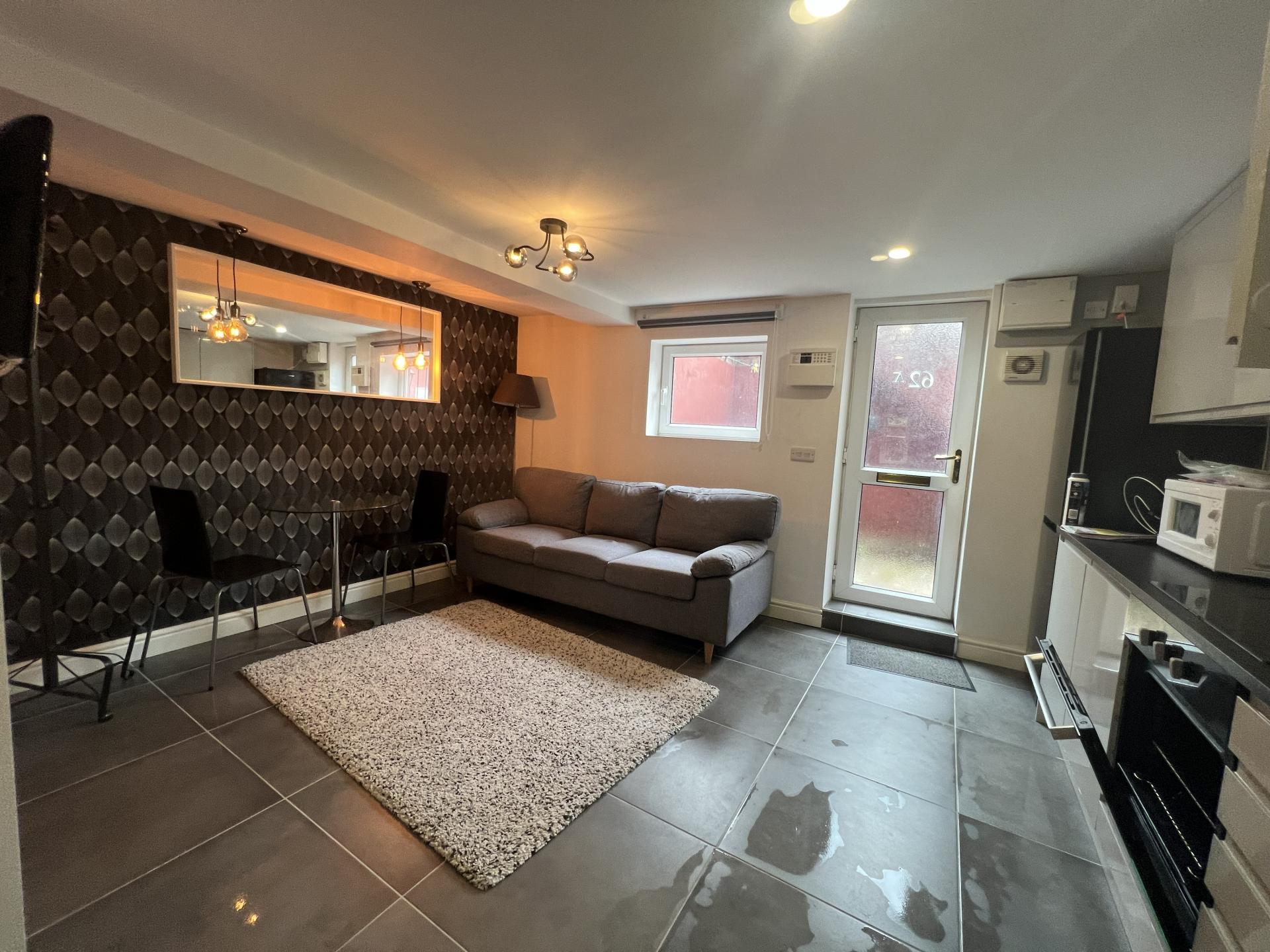 1 bed student house to rent on Melville Place, Leeds, LS6 2LZ | StuRents