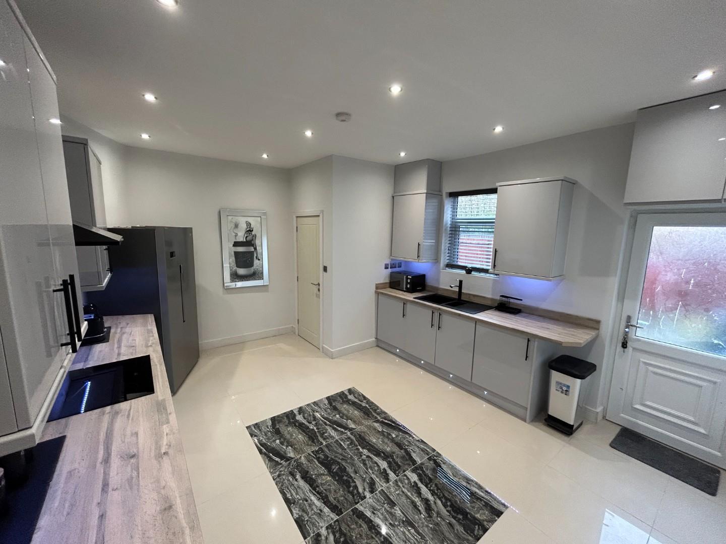 3 bed student house to rent on High Street South, Durham, DH7 8EX ...