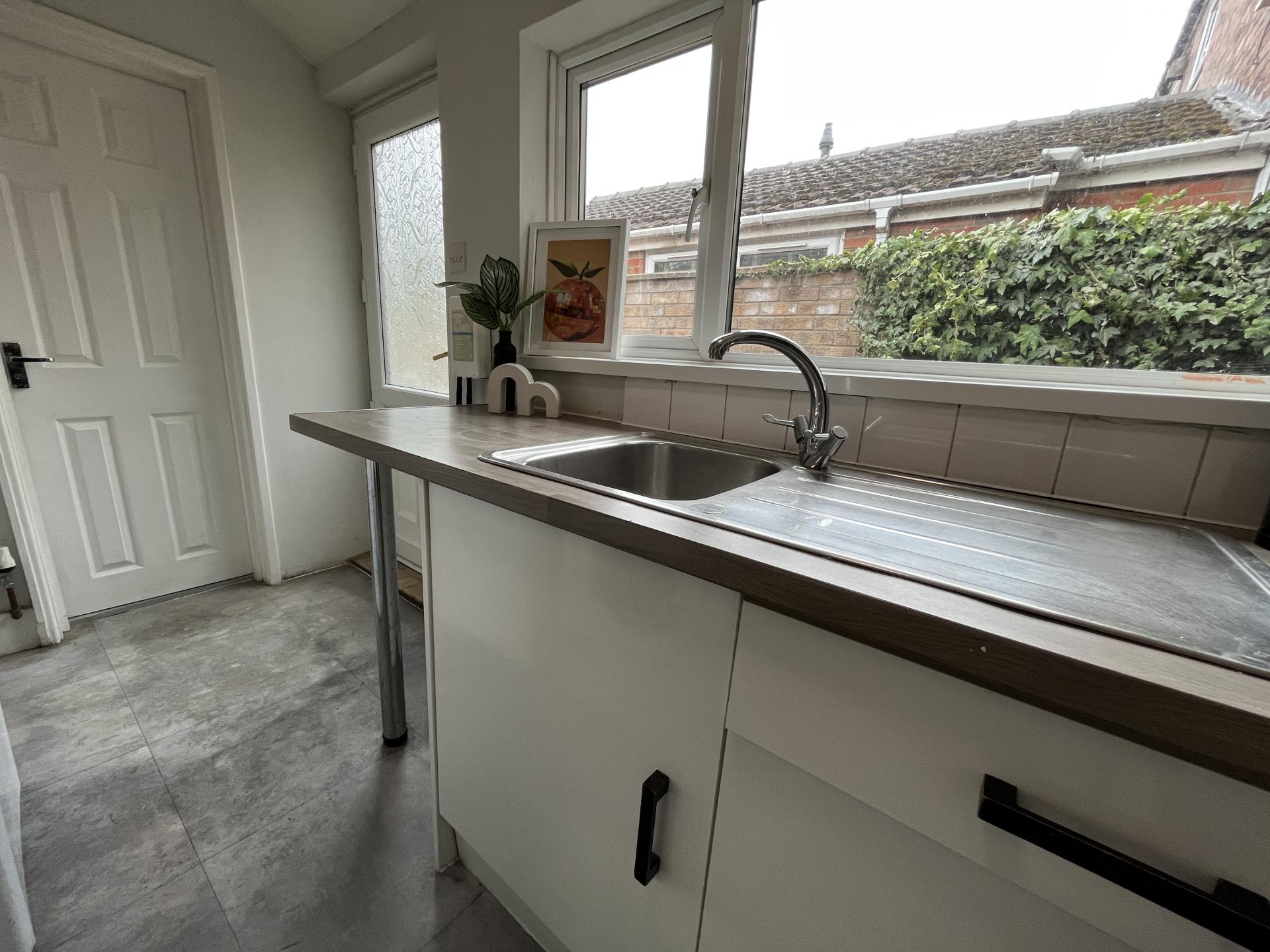 9 bed student house to rent on Kirkby Street, Lincoln, LN5 7TU | StuRents