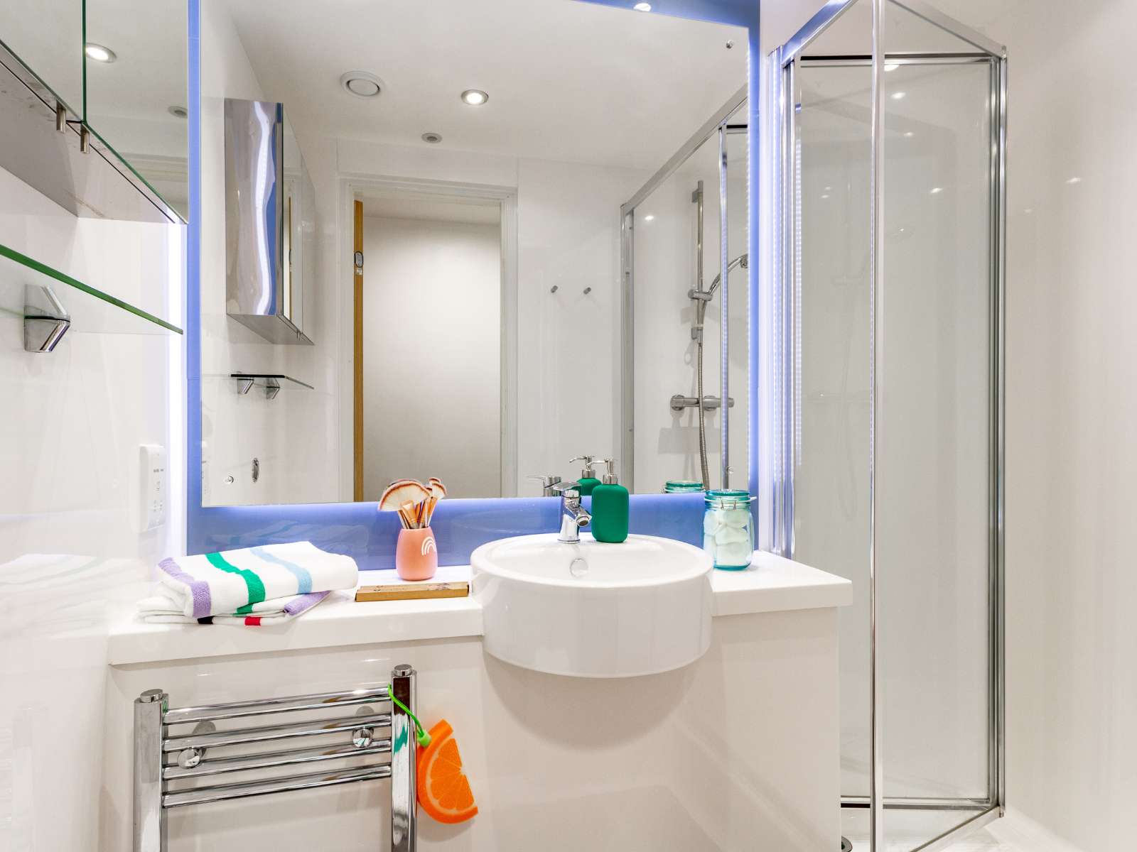 Classic Bronze En Suite student 1 bed flat to rent on The Shield ...