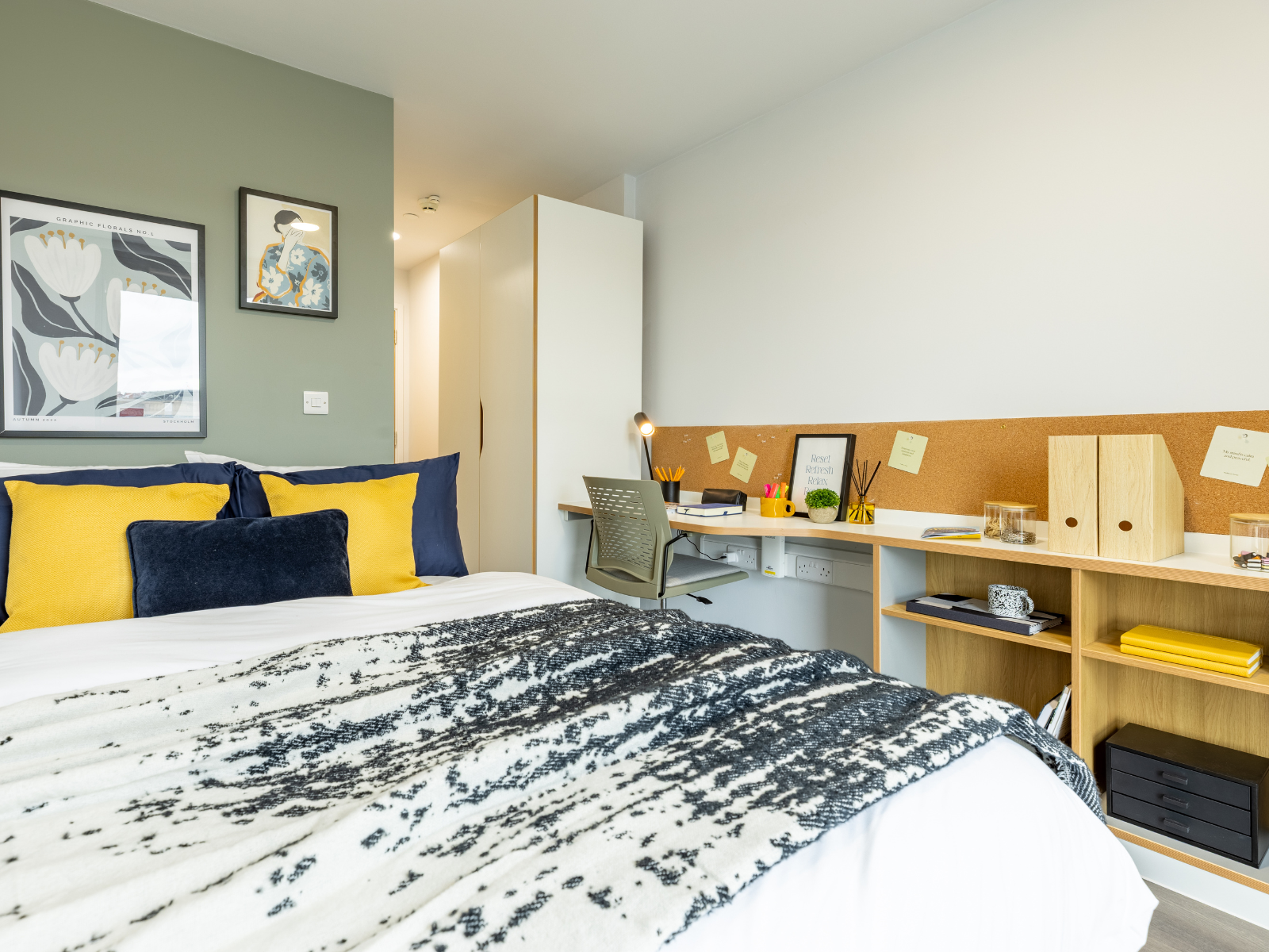 Platinum En Suite student 1 bed flat to rent on New Bridewell, Nelson ...