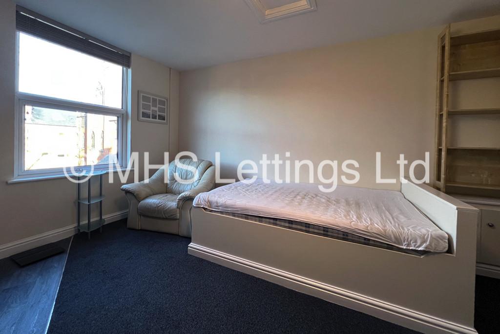 Student studio flat to rent on Hyde Park Terrace, Leeds, LS6 1BJ | StuRents