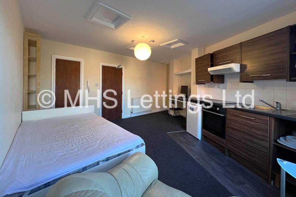 Student studio flat to rent on Hyde Park Terrace, Leeds, LS6 1BJ | StuRents